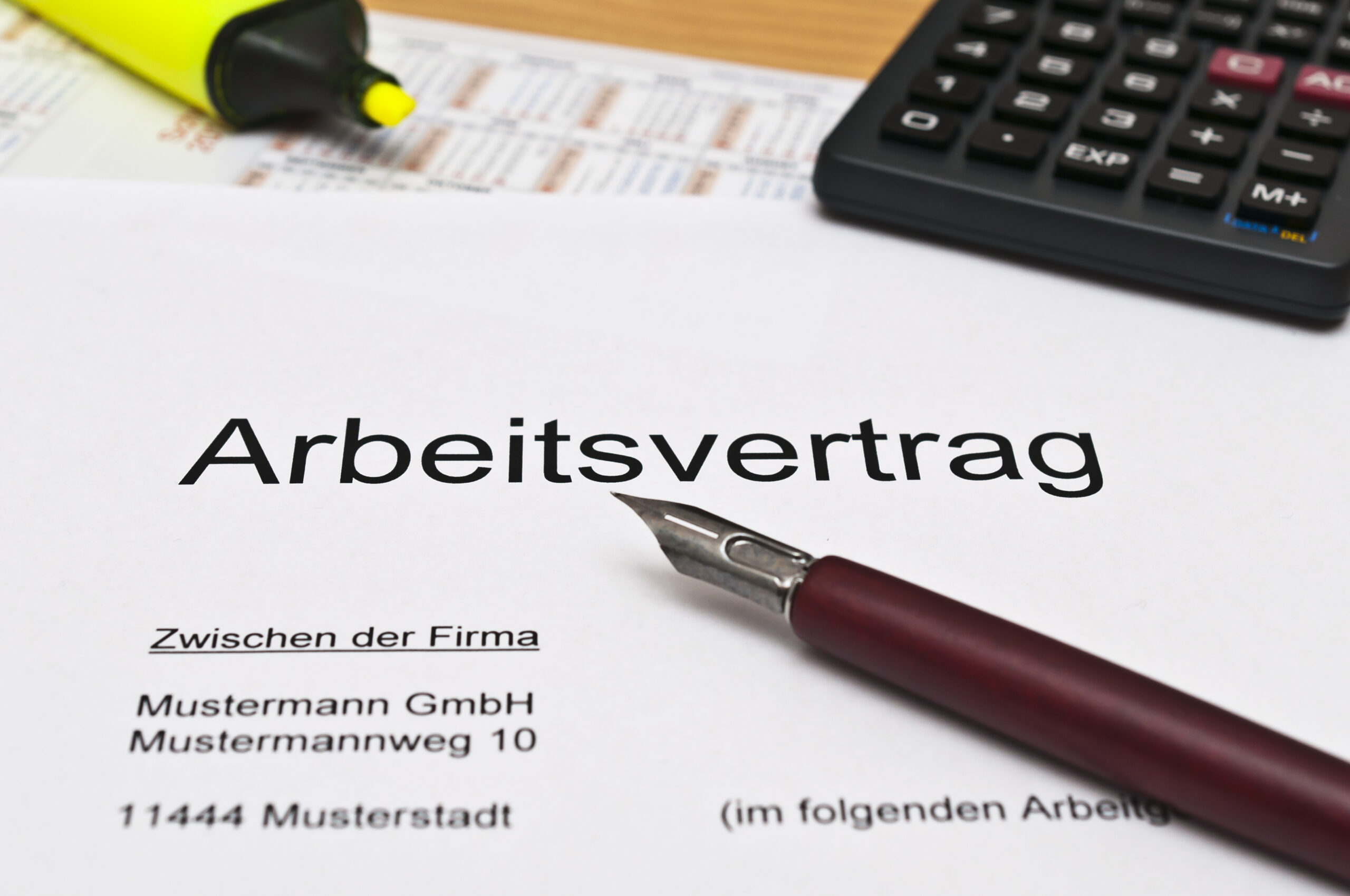 Muster einer rechtssicheren Ausschlussklausel im Arbeitsvertrag | WEKA